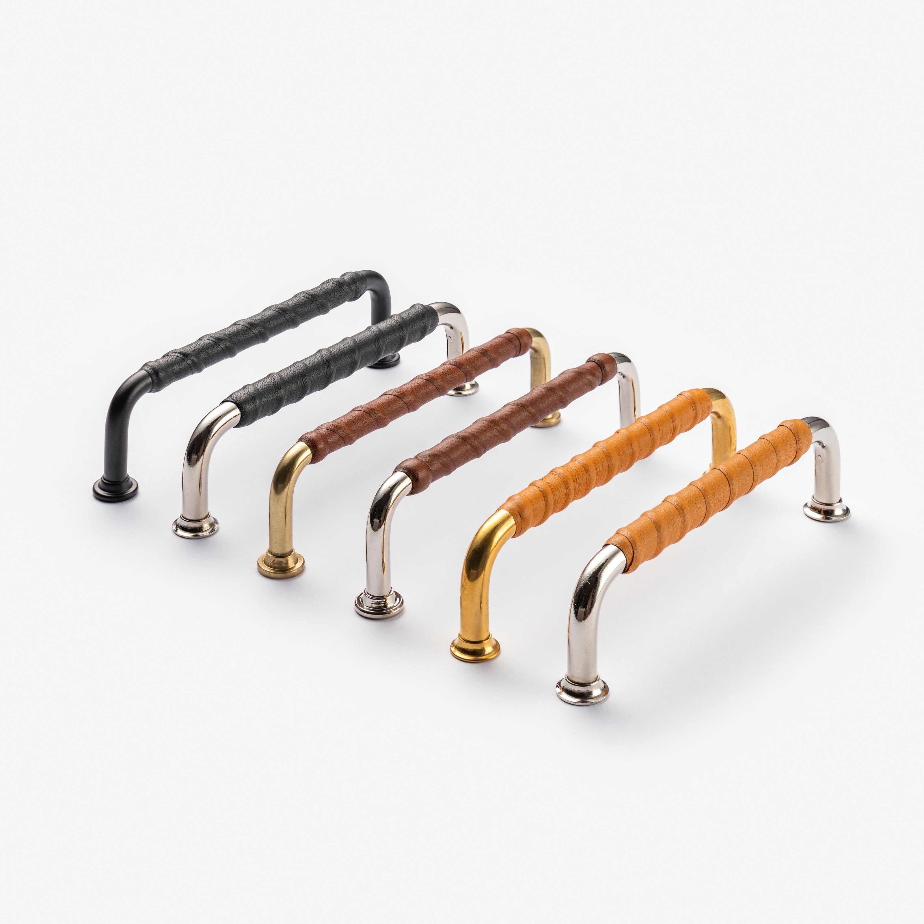 The Wrap – Handtag till kök med lindat läder i rostfritt stål, mässing ...